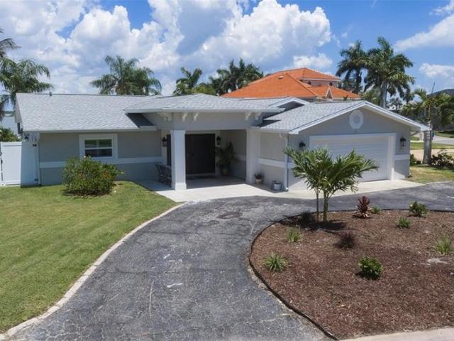 303 Bath Club Blvd N, North Redington Beach, FL 33708