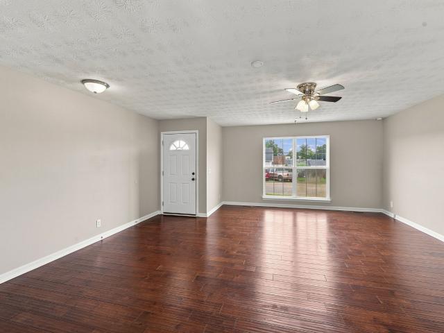 303 Bandera Ln