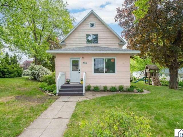 303 Broadway St, Hanska, MN 56041