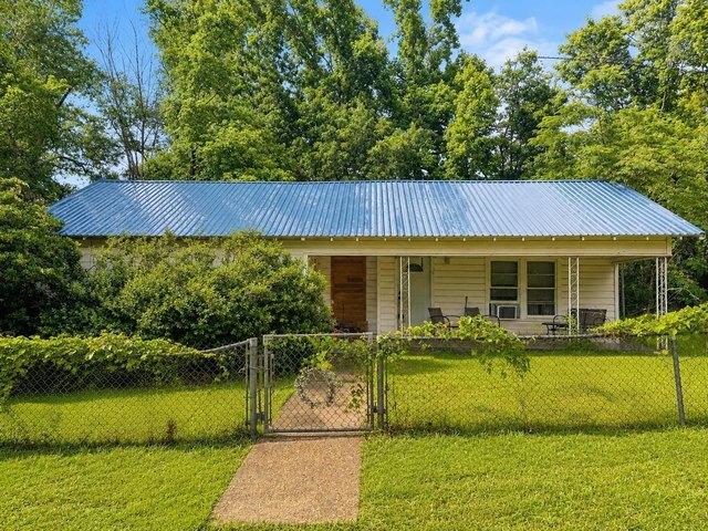 303 Davidson, Newton, TX 75966