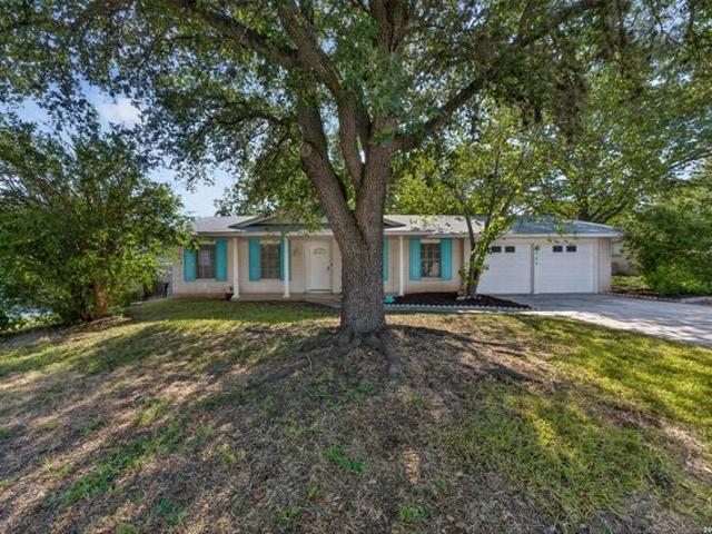 303 DE Vaca, Universal City, TX 78148