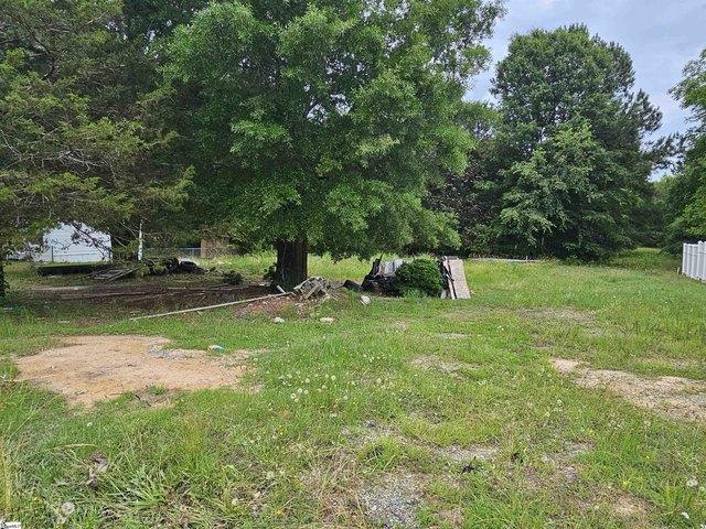 303 Dillon Dr, Clinton, SC 29325