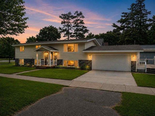 303 Ducharme St, Mackinaw City, MI 49701
