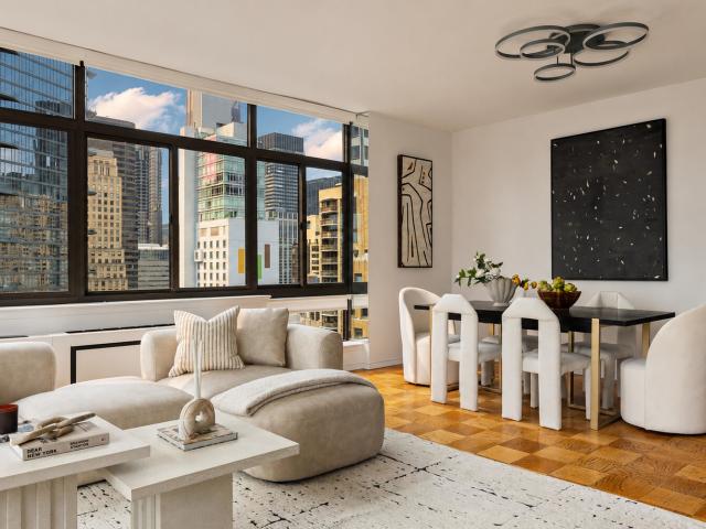 303 E 43RD Street 25B