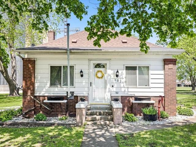 303 E 4th St, Long Point, IL 61333