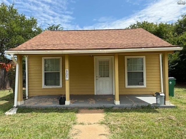 303 E Wharton Ave, Electra, TX 76360