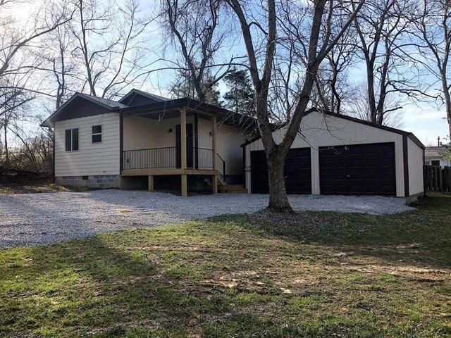 303 E Wright Ave, Jamestown, TN 38556
