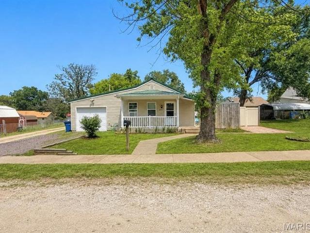 303 E Ash St, Desloge, MO 63601