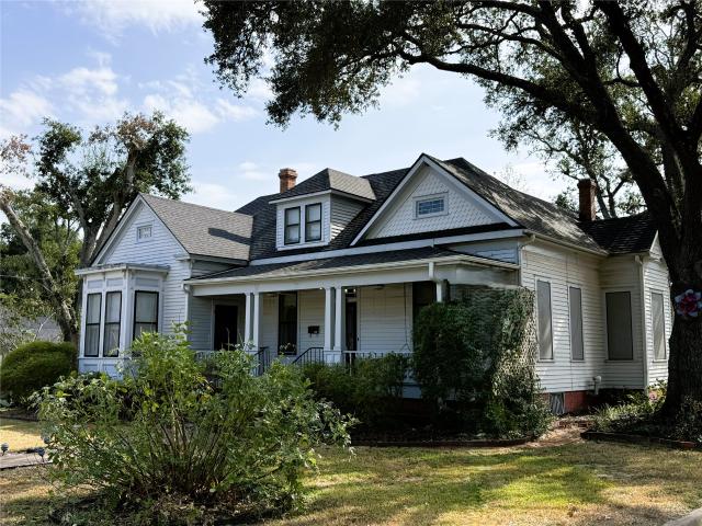 303 E Austin St, Bellville, TX 77418 | MLS #9794