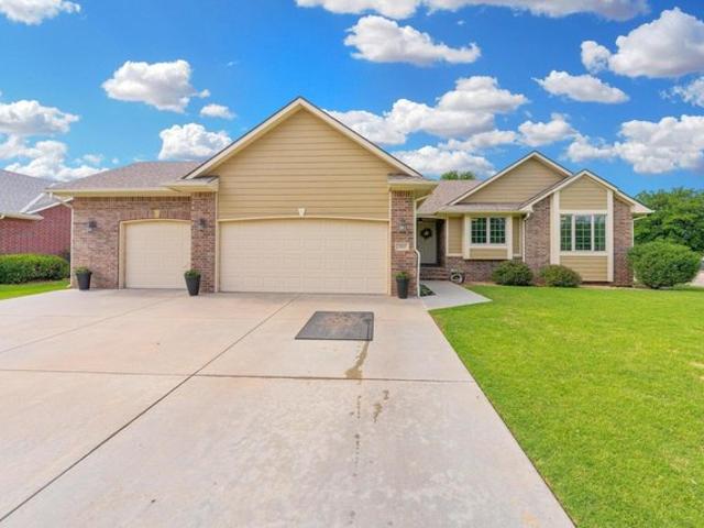 303 E Evergreen Ct, Cheney, KS 67025