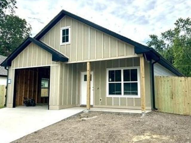 303 E Hannum St, Carterville, MO 64835