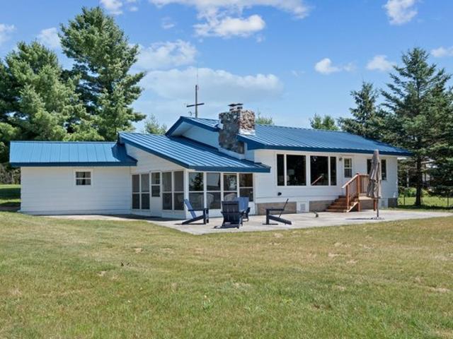 303 E Lake Dr, Shell Lake, WI 54871