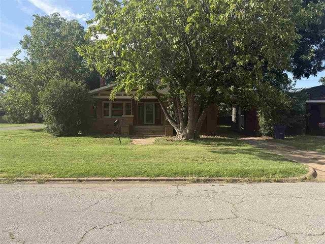 303 E Nebraska St, Walters, OK 73572