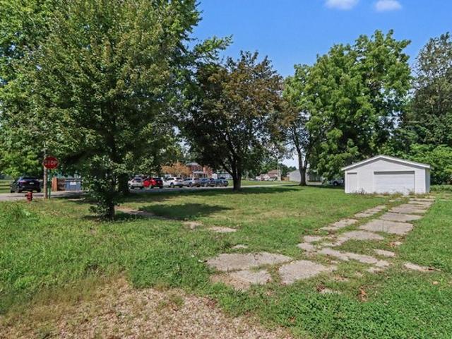 303 E State St, Vicksburg, MI 49097