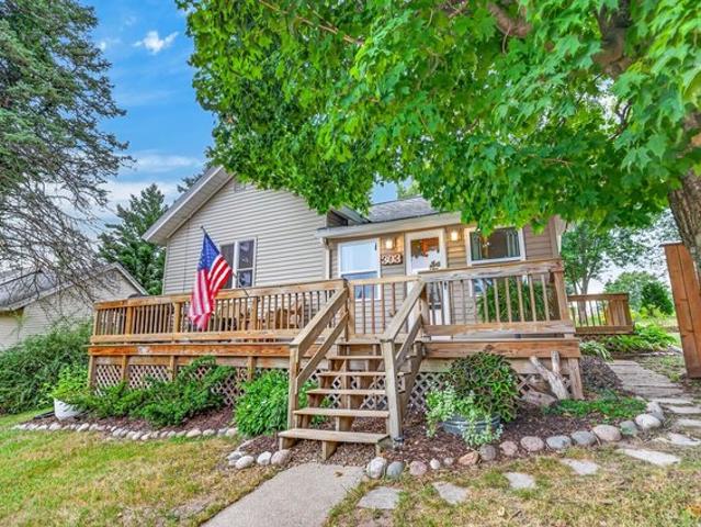 303 E State St, Albany, WI 53502