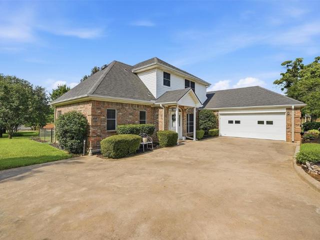 303 Kiowa Drive W