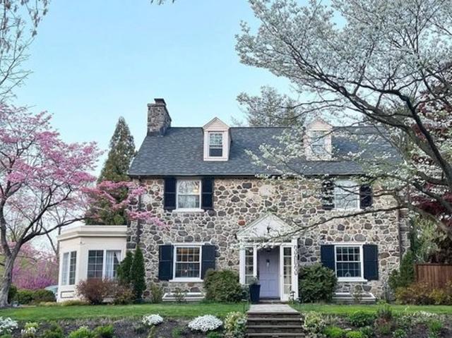 303 Hawthorne Dr, Wilmington, DE 19802