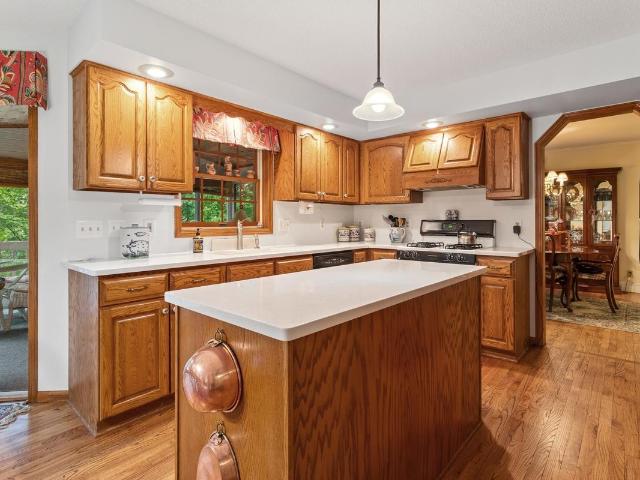 303 Hazel Street W