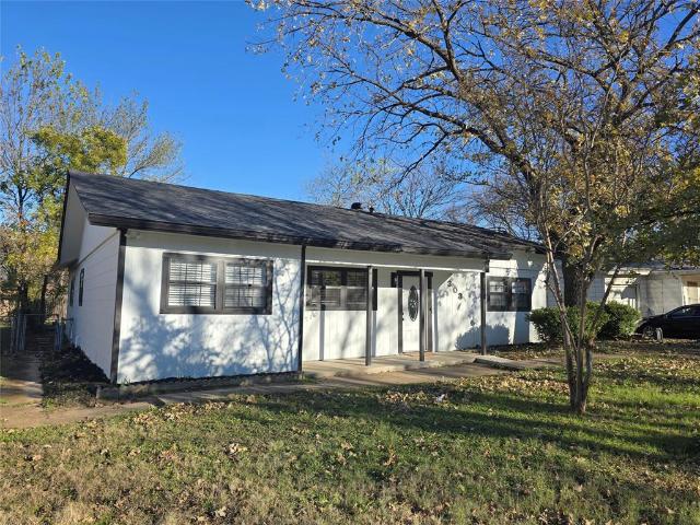 303 Hillcrest St, Mansfield, TX 76063 | MLS #21138 | Compass