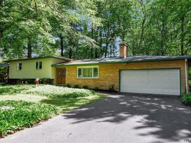 303 Hilltop Dr, Elma, NY 14059