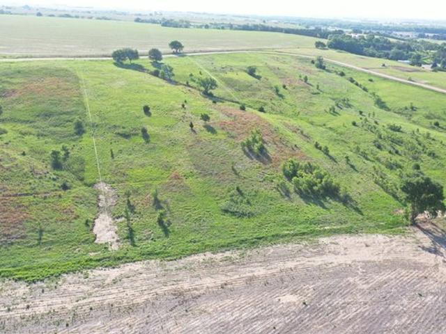 303 Outlook Dr, Cambridge, NE 69022