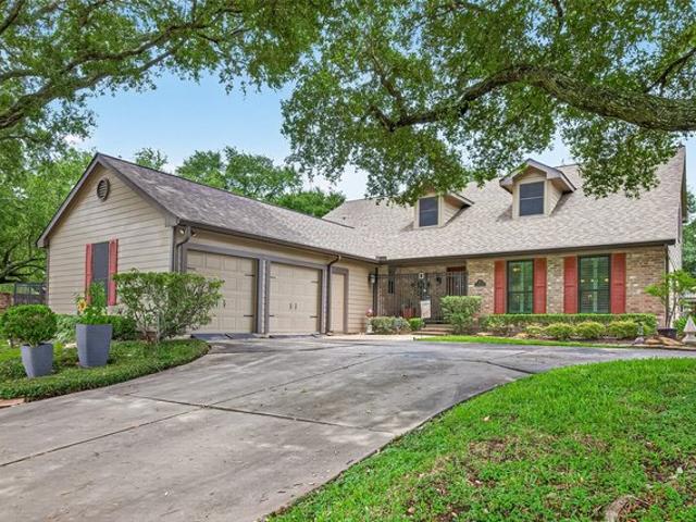 303 Longview Dr, Sugar Land, TX 77478