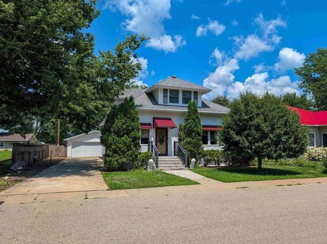 303 Lafollette St, Blue River, WI 53518