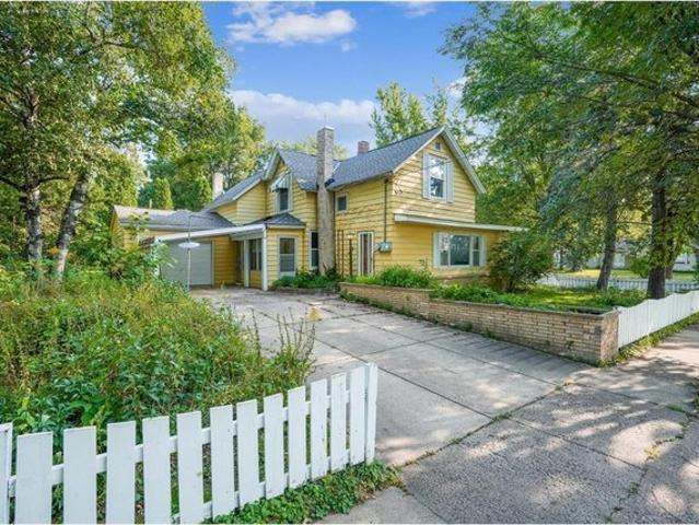 303 Lewis St, River Falls, WI 54022