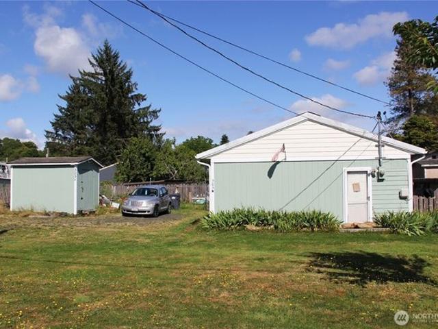 303 Monroe St, South Bend, WA 98586