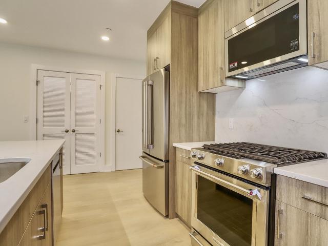 303 Madison St # 402