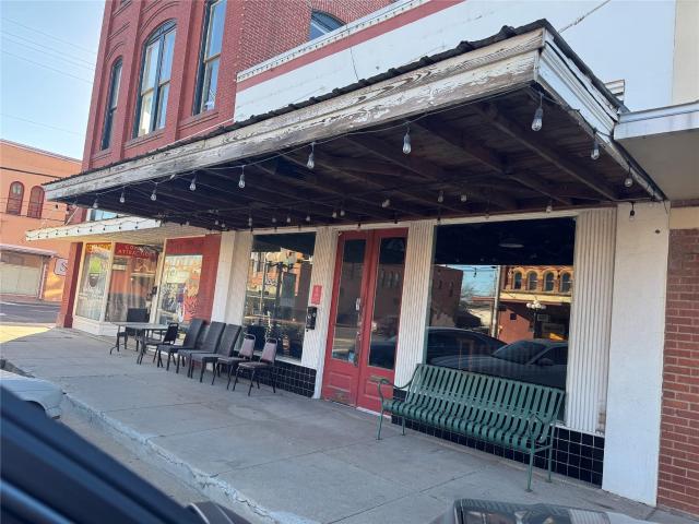 303 Main St