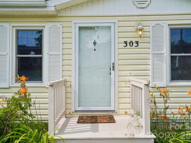 303 Meadowbrook Court
