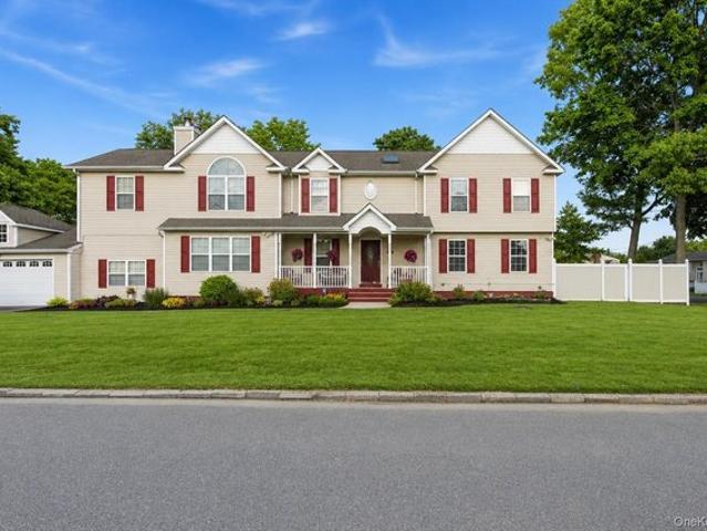 303 N Westchester Ave N, West Babylon, NY 11704