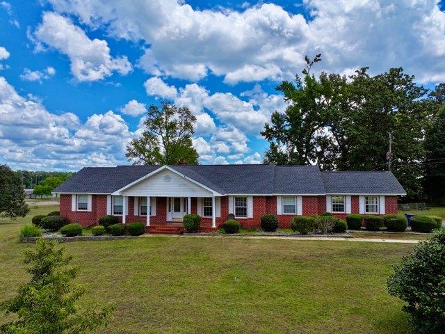 303 N Church St, Grove Hill, AL 36451