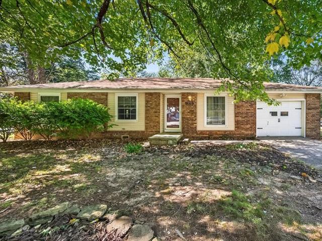303 N Fairwood Ave, Republic, MO 65738