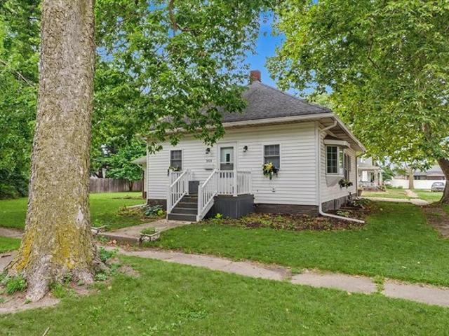 303 N Greely St, Monticello, IL 61856