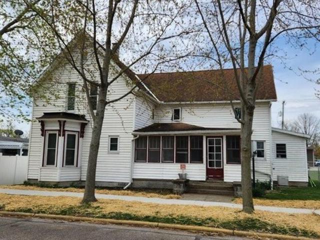 303 N Harrison St, Syracuse, IN 46567
