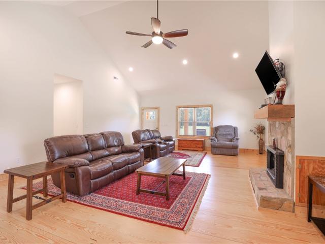 303 N Norris Drive