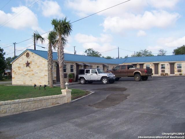303 N State Highway 123