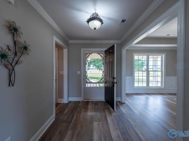 303 Narrow Lane