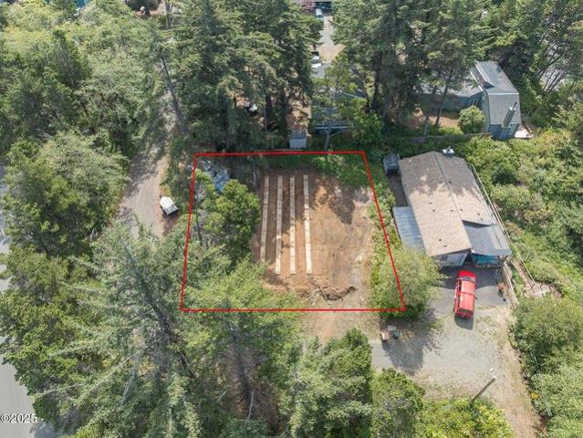 303 NW 26th St, Newport, OR 97365