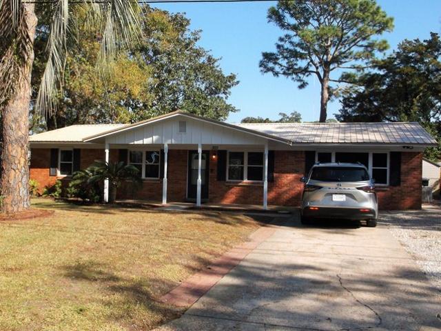 303 NW Linda Ln, Fort Walton Beach, FL 32548