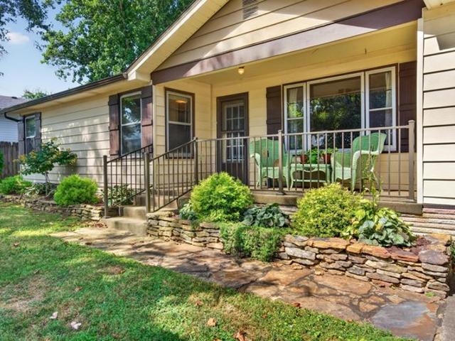 303 S 5th St, Ozark, MO 65721