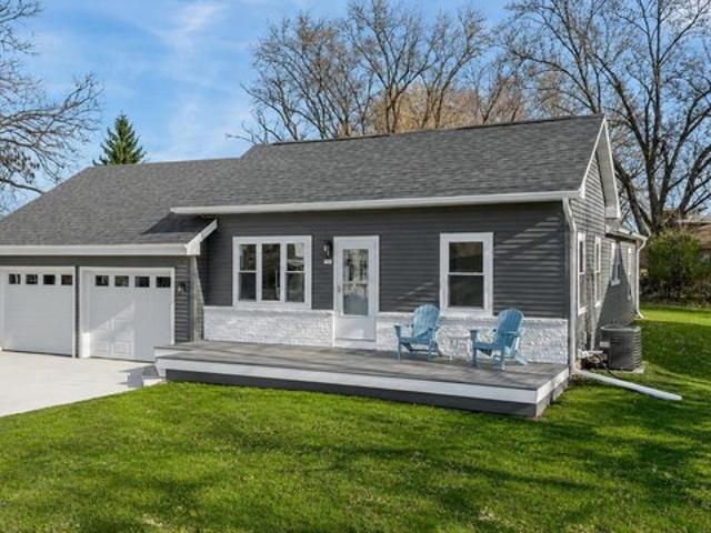 303 S 1st Ave, Winneconne, WI 54986