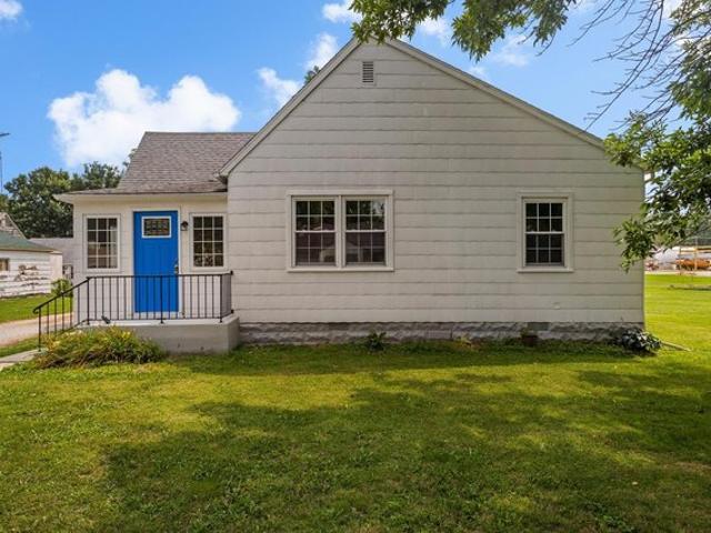 303 S Shirley St, Newman, IL 61942