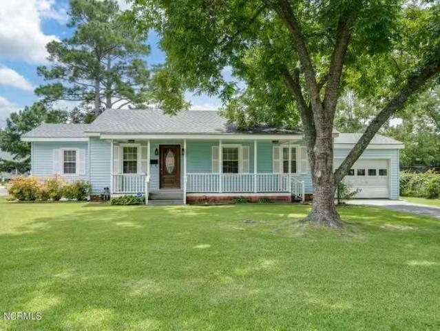 303 STEVENS ST, WALLACE, NC 28466 Single Family Residence For.