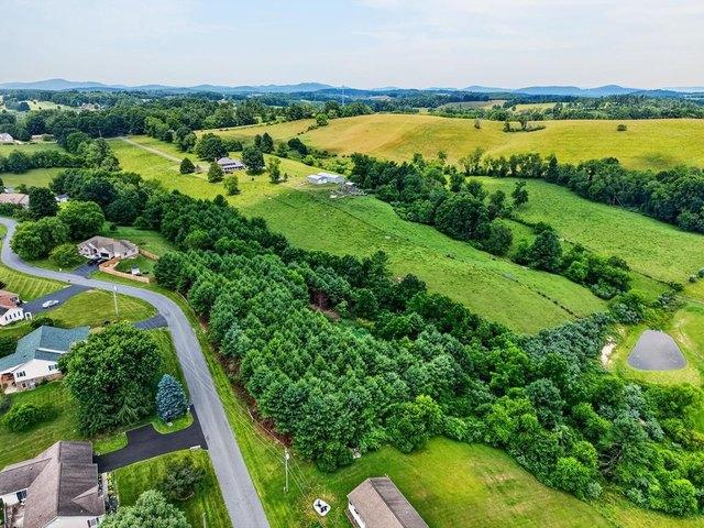 303 Stone Brook Dr Lot 10, Galax, VA 24333