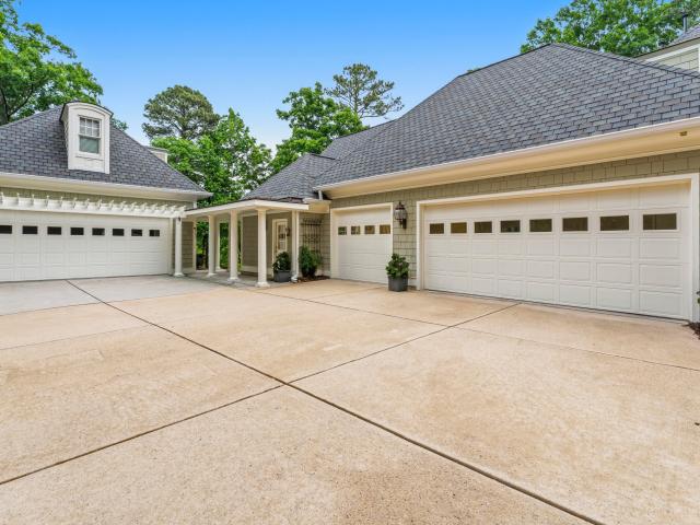 303 Pond Bluff Way