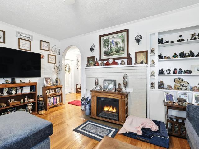 303 Poplar Street