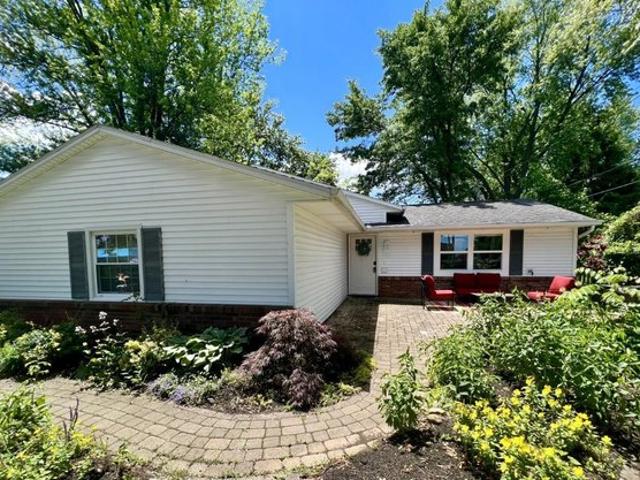 303 Portland Dr, Huron, OH 44839